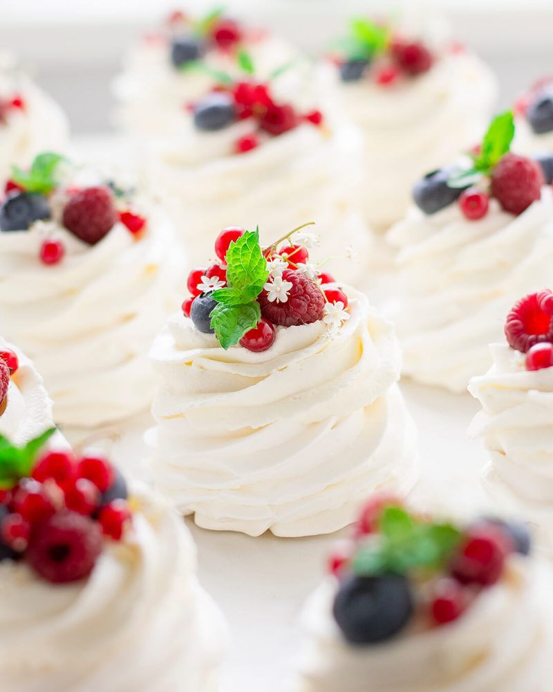 Mini Pavlove sa malinama - My Mili Cake